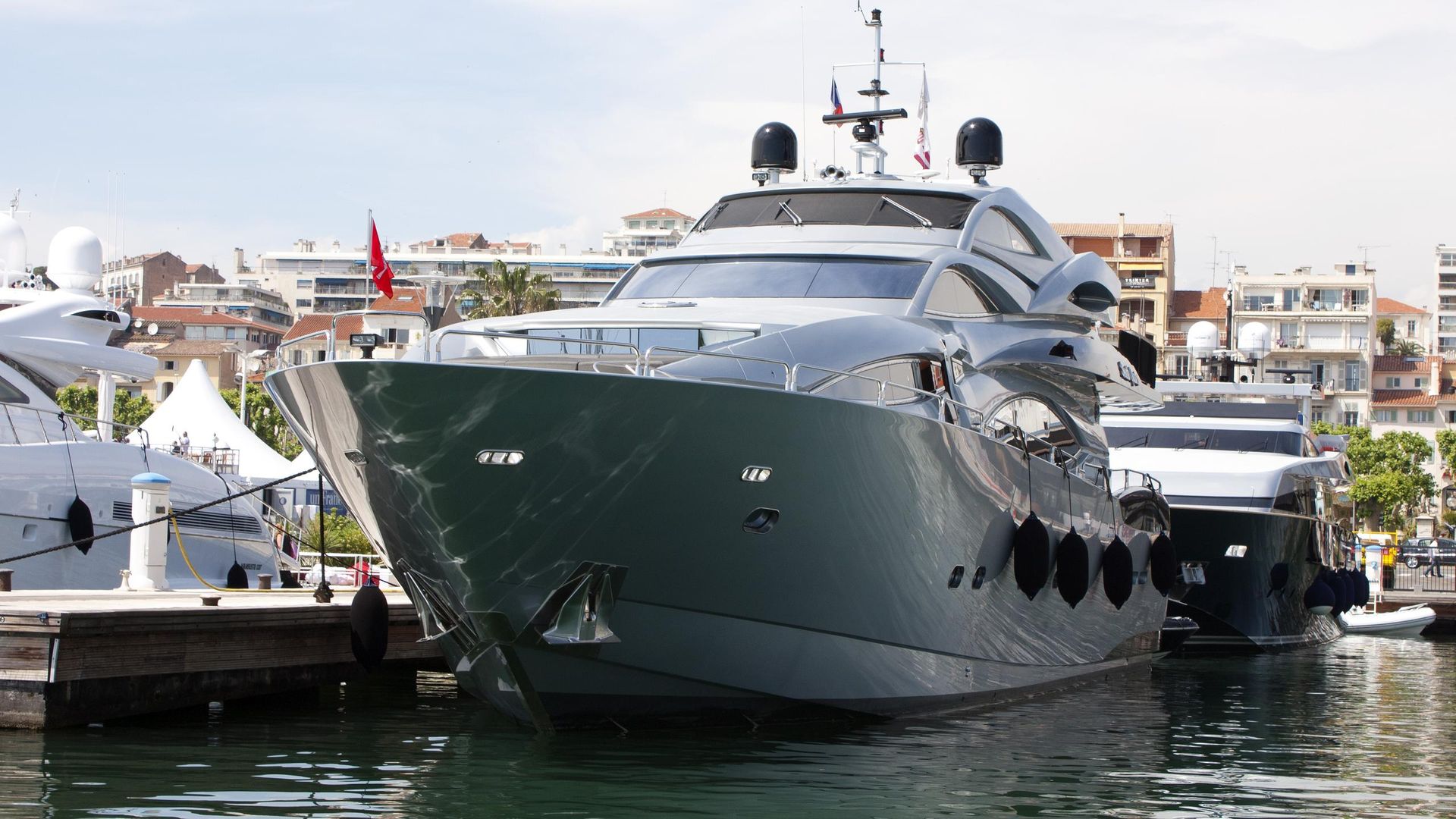 Smooth Operator yacht (Sunseeker, 32m, 2003)